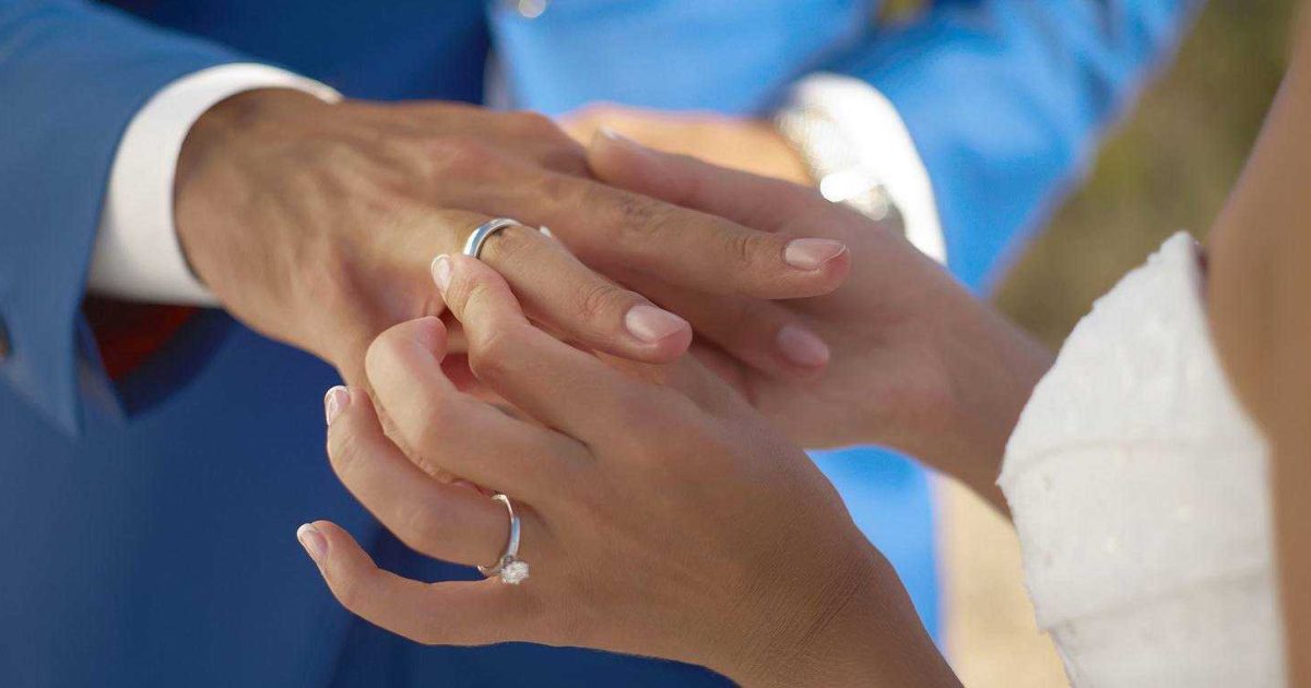 Lashbrook | E.R. Sawyer Jewelers